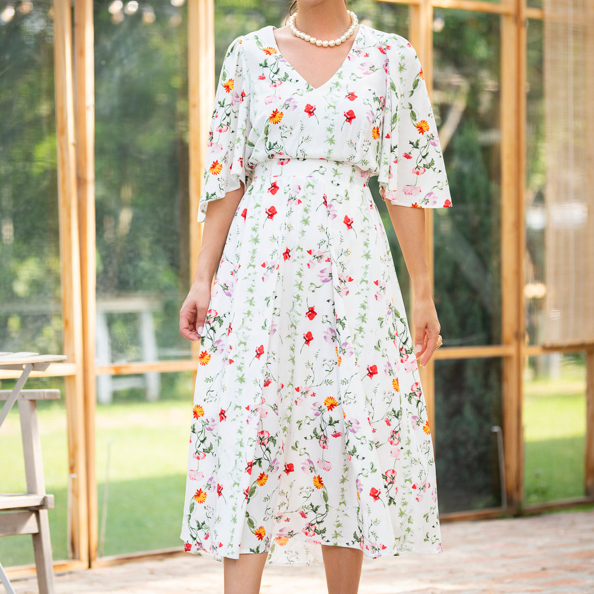 Rochia midi din viscoza alba cu flori Ana – Iiana Sanziana