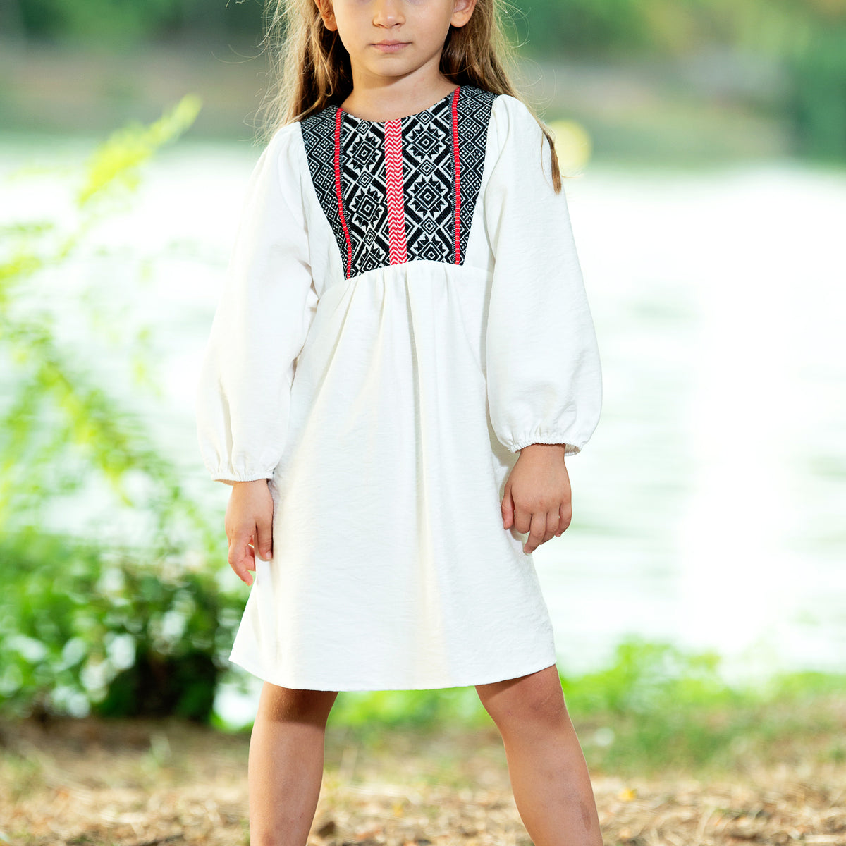Rochita traditionala Ofelia de fetite 9 luni - 7 ani - IIANA® – Iiana ...