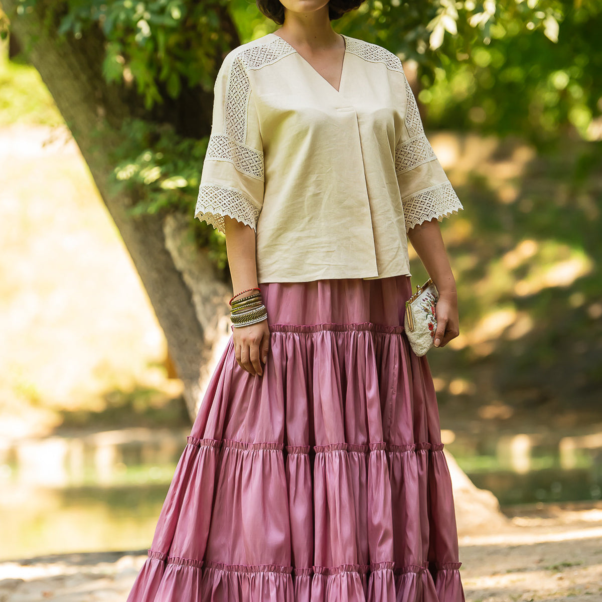 Fusta roz pudrat din tafta boho cu volane - IIANA@ – Iiana Sanziana